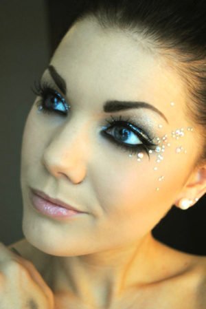 21 Simple & Pretty Look Angel Halloween Makeup Ideas